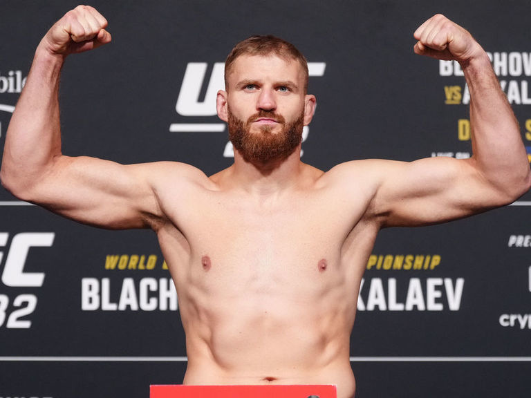 UFC 282 weigh-in results: Blachowicz, Ankalaev cleared for vacant title ...