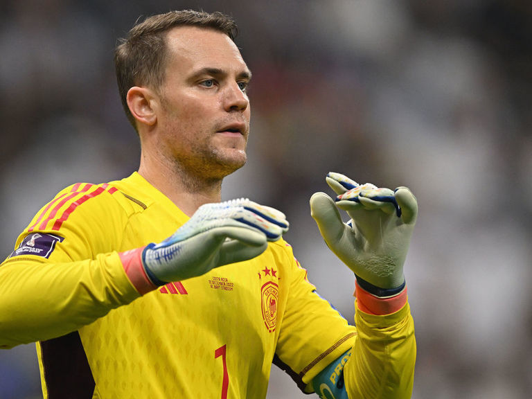 Bayern goalkeeper Neuer's season over after ski accident | theScore.com