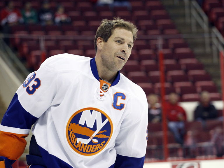 Islanders promote Doug Weight to AGM, hire ex-Leafs assistant Greg ...