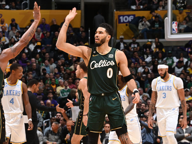 Celtics blow big lead, rally back to beat Lakers in OT behind Tatum's 44 points | theScore.com
