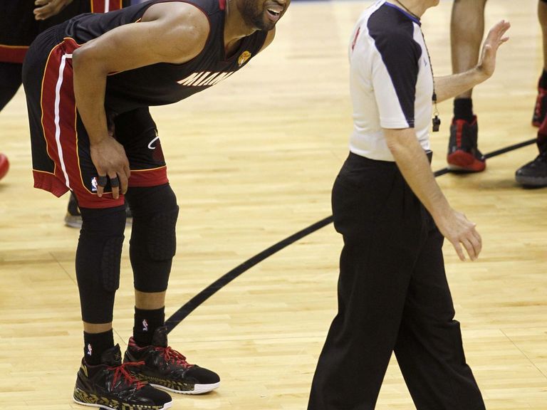 Report: Dwyane Wade received game-day hyperbaric chamber treatment on ...