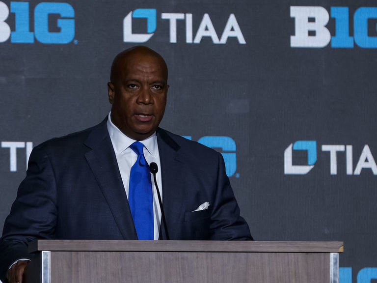 Report: Big Ten commissioner Warren among top candidates for Bears ...