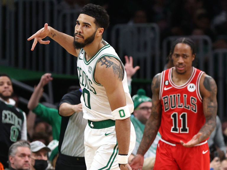 Tatum's 32 powers NBA-leading Celtics past Bulls | theScore.com