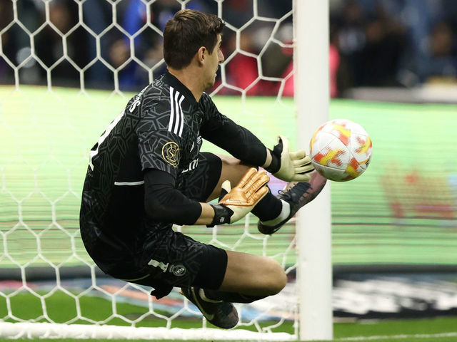 Thibaut Courtois Save