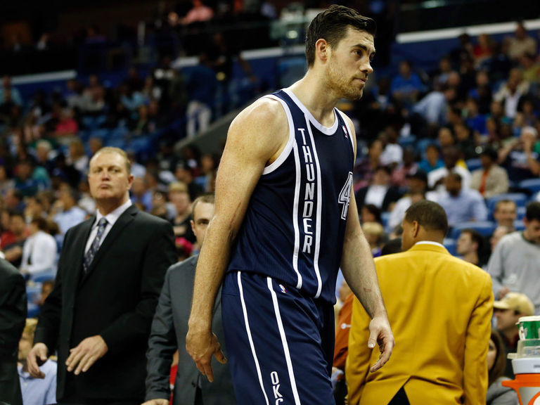 Thunder's Collison on crutches after sustaining ankle injury | theScore.com