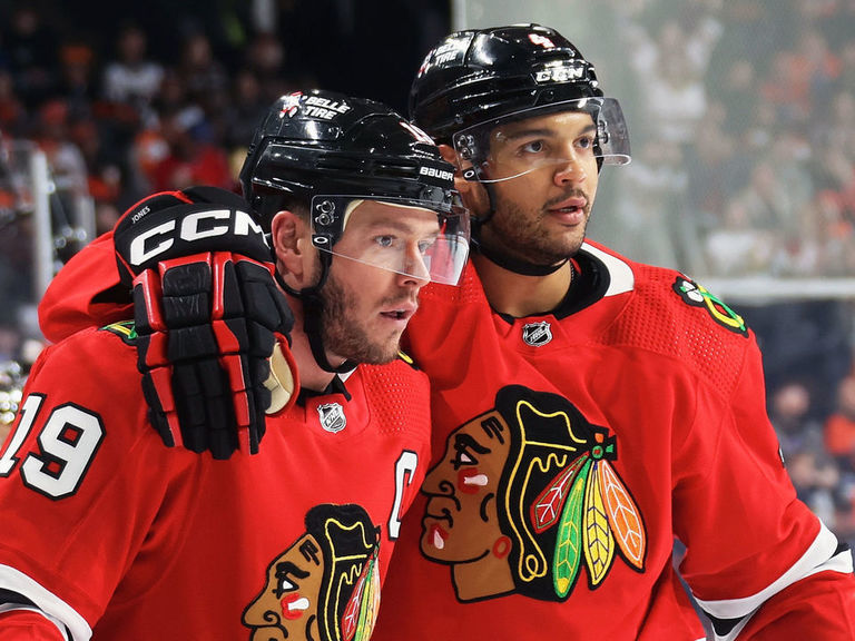 Blackhawks win regular-season game in Philadelphia for 1st time since ...