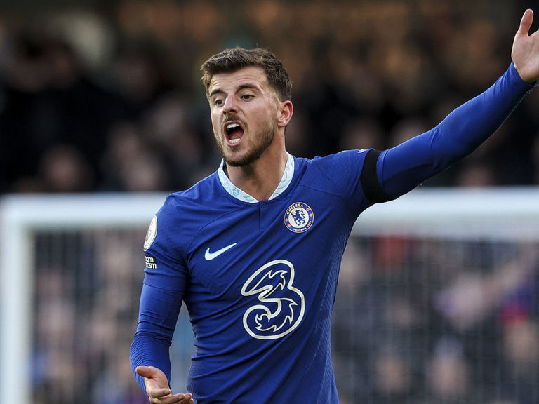 Report: Chelsea step up Mount contract talks amid Liverpool interest ...