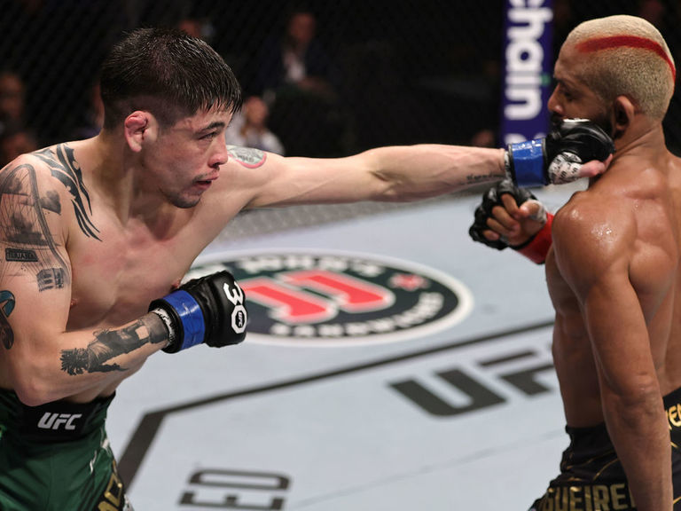 Moreno beats Figueiredo by doctor's stoppage to reclaim UFC flyweight ...