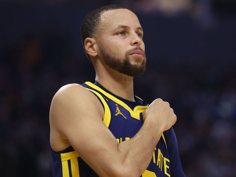 Curry takes responsibility for ejection: I 'put the team in a tough ...