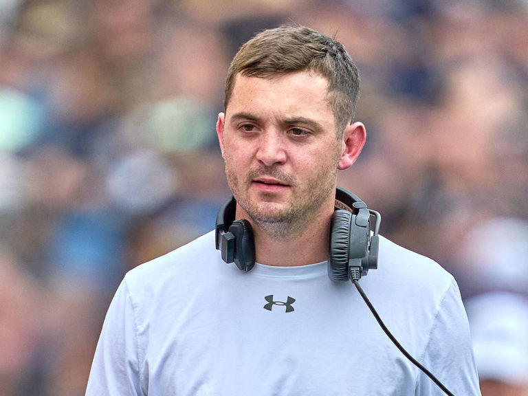 Report: Alabama hiring Notre Dame's Rees as new OC | theScore.com
