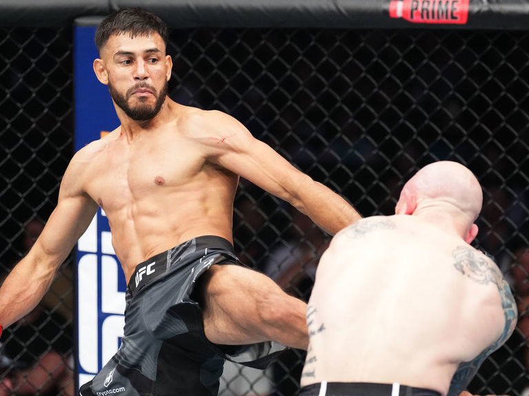 Rodriguez submits Emmett to win UFC interim featherweight title ...