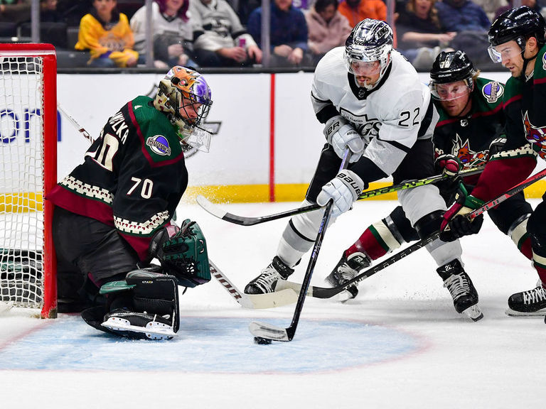 Kings fight back to beat Coyotes after blowing 4-goal lead | theScore.com