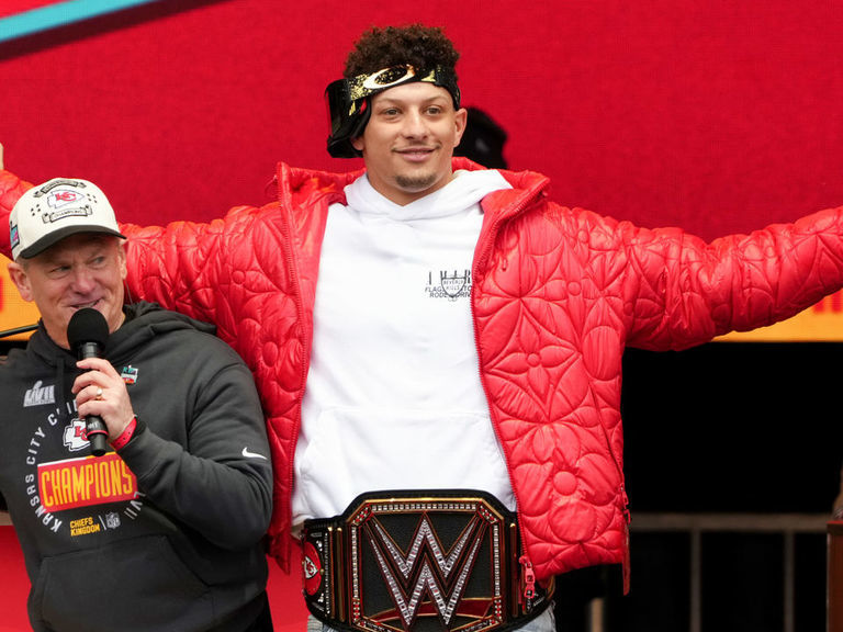Netflix series 'Quarterback' to follow Mahomes, Cousins, Mariota ...