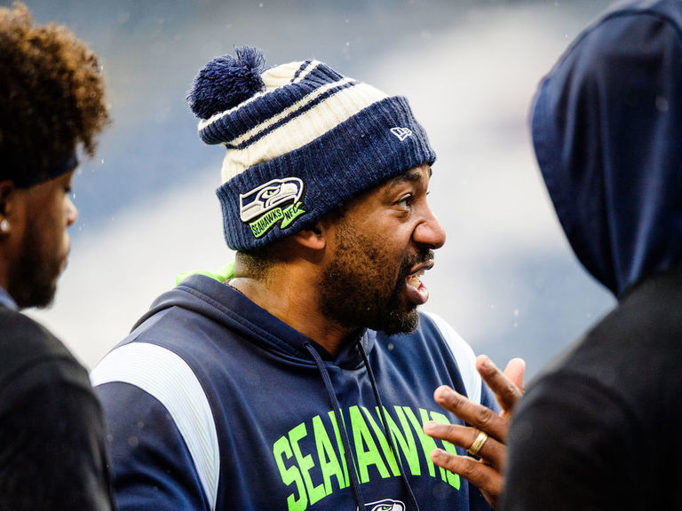 Steelers hire Seahawks' Curry as inside linebackers coach | theScore.com