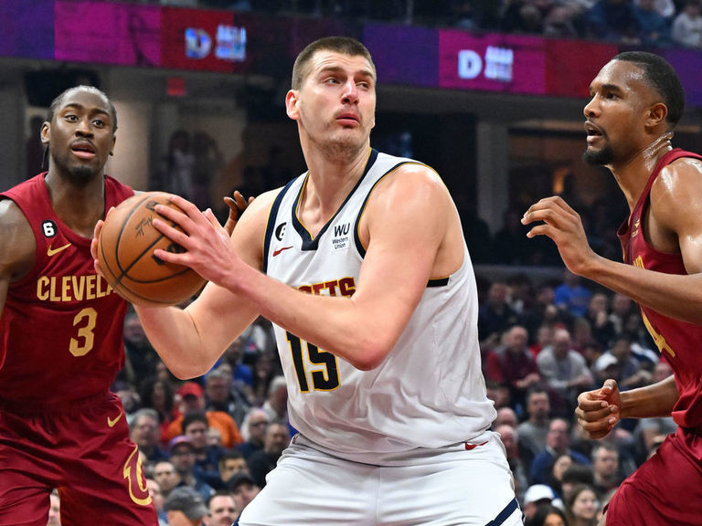 Jokic's 13th triple-double in 16 games guides Nuggets past Cavs | theScore.com