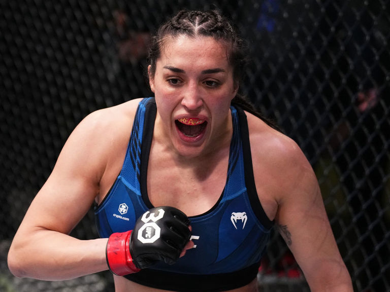 Suarez submits De La Rosa in 1st UFC bout since 2019 | theScore.com