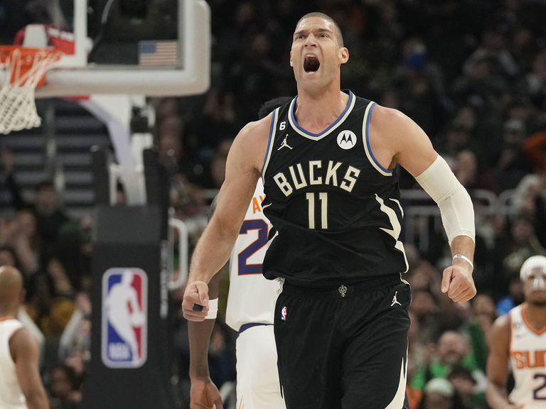 Lopez's heroics help extend Bucks' winning streak to 14 | theScore.com