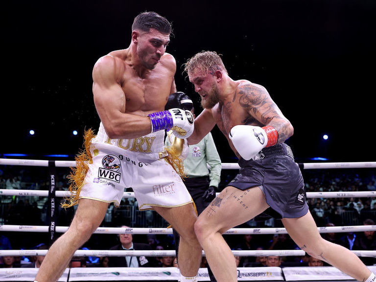 Fury hands Paul 1st career loss with split decision | theScore.com