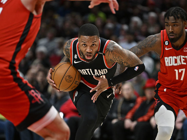 Lillard ties highest-scoring performance of season with 71 vs. Rockets ...