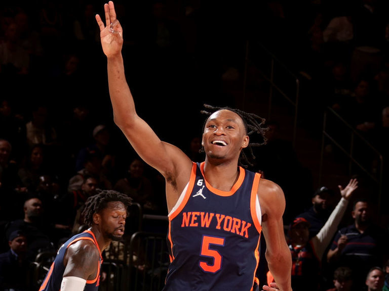 Knicks knock off Celtics for 6th straight win | theScore.com