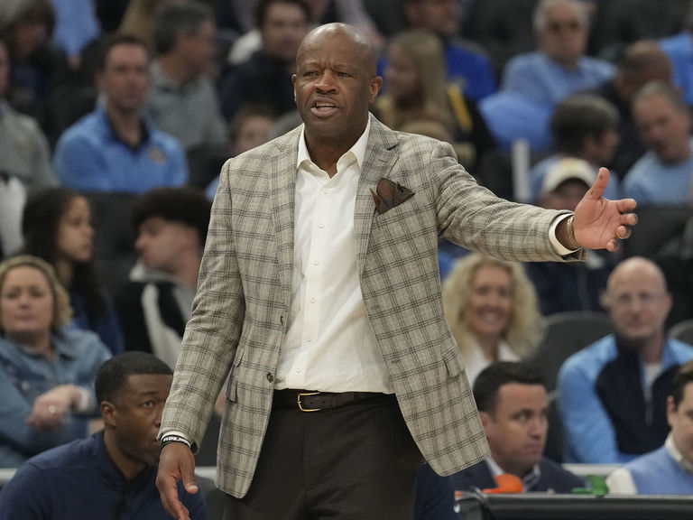 St. John's moving on from coach Mike Anderson | theScore.com