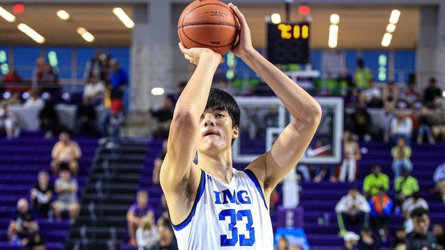 Big Maple: How Zach Edey became an improbable Wooden Award favorite ...