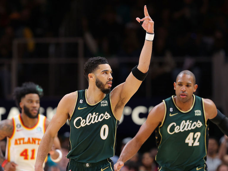 Tatum scores 34 as Celtics hold off Hawks' comeback | theScore.com