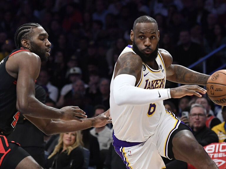 LeBron comes off bench in loss to Bulls after 13-game absence ...