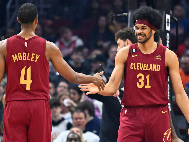 Cavaliers clinch playoff spot with 108-91 win over Rockets | theScore.com