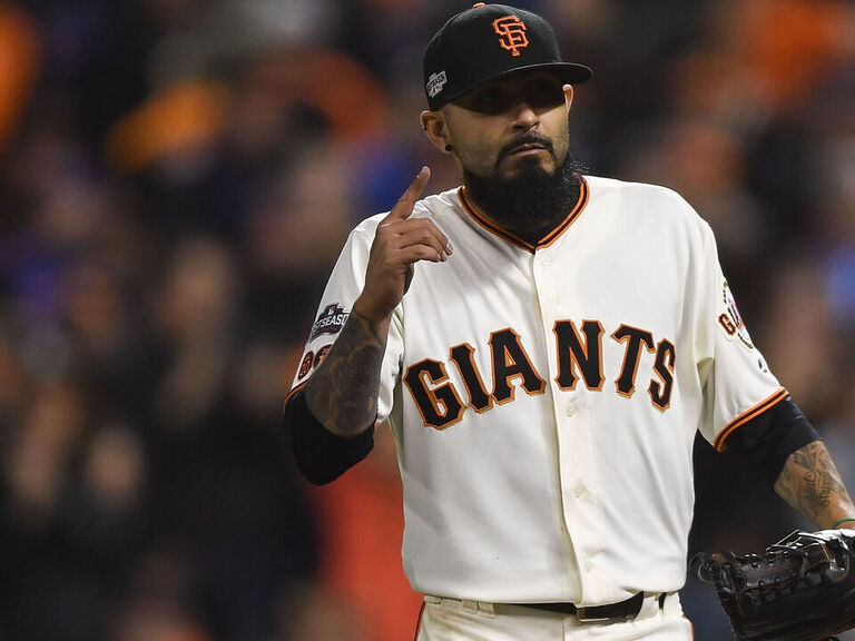 Sergio Romo retires as Giant after pitching one final time | theScore.com
