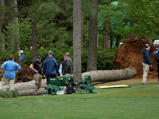 Tree falls beside No. 17 tee during storm at Augusta Nation…