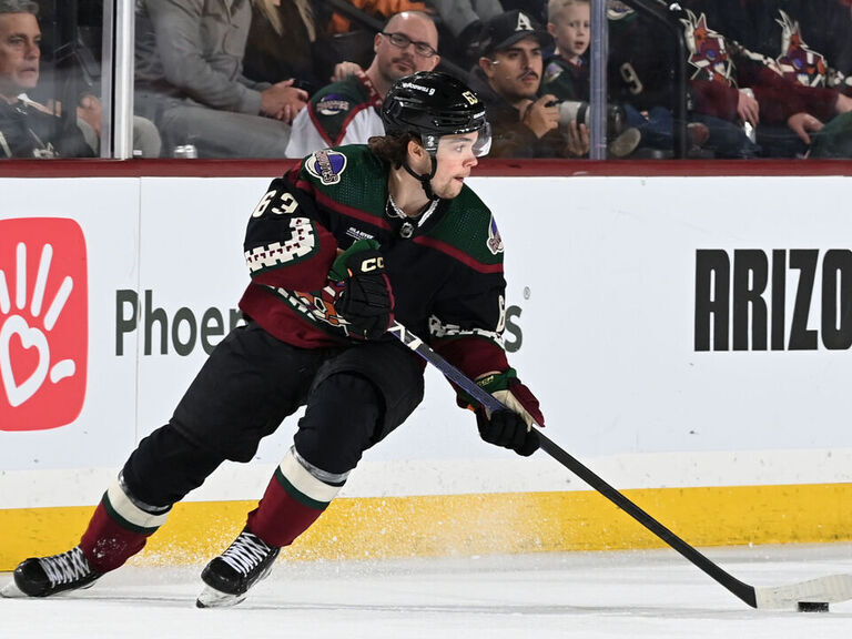 Coyotes' Maccelli turning heads in rookie season | theScore.com