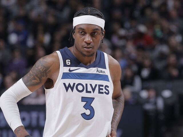 McDaniels out indefinitely after fracturing hand while punc…