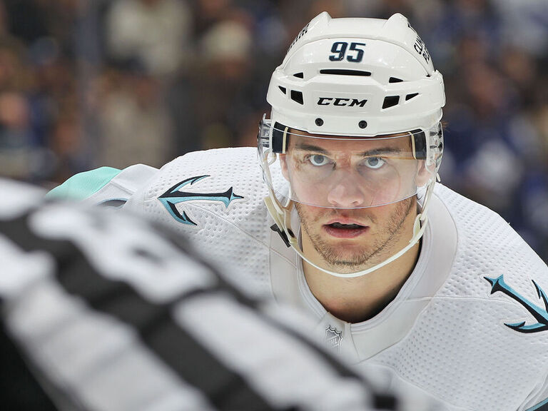 Burakovsky back on ice a welcomed sight as Kraken camp opens | theScore.com