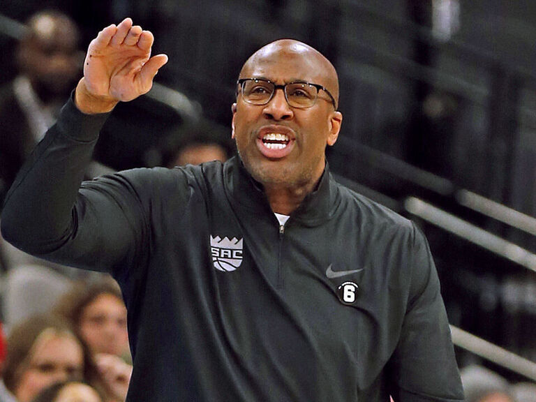 Kings' Brown becomes 1st-ever unanimous NBA Coach of the Year ...