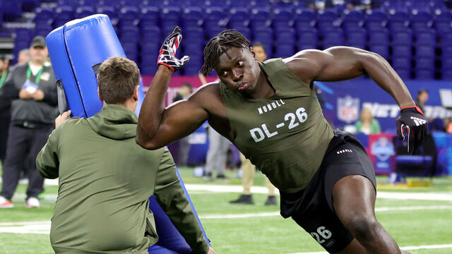 Schultz: 26 NFL draft sleepers on defense to watch for | theScore.com
