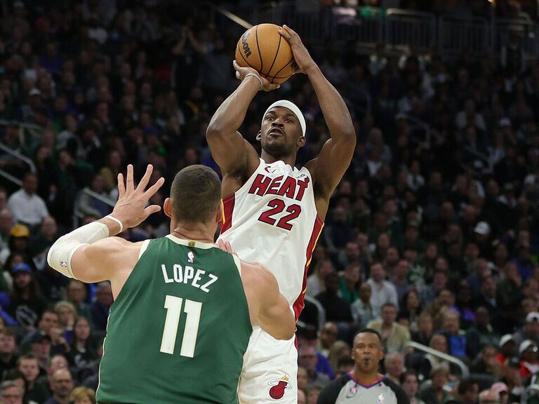 Butler's heroics see No. 8 Heat complete 1st-round upset over Bucks | theScore.com