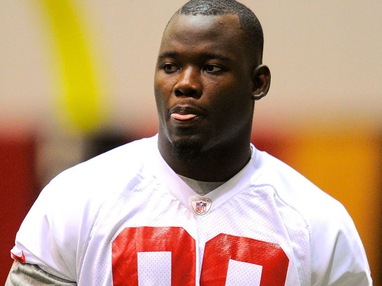 Giants sign Maponga from Falcons | theScore.com