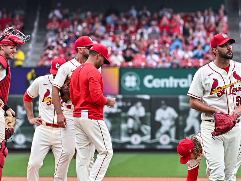 Cardinals lose 8th straight as Wainwright returns, Tigers win ...