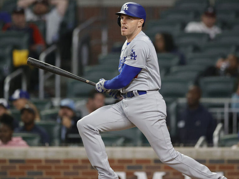 Freeman hits go-ahead 3-run HR as Dodgers rally to beat Braves ...