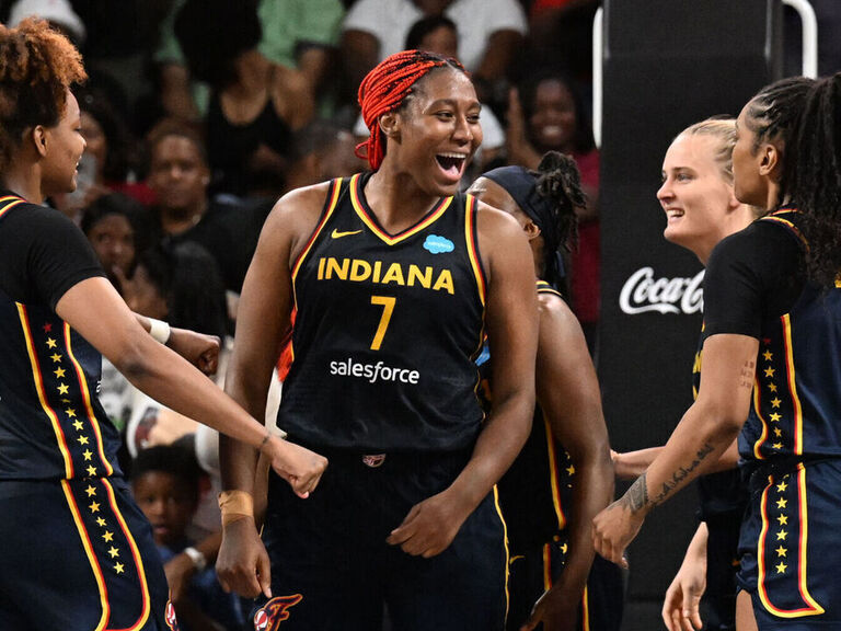 Fever end record-tying 20-game skid with victory over Dream | theScore.com