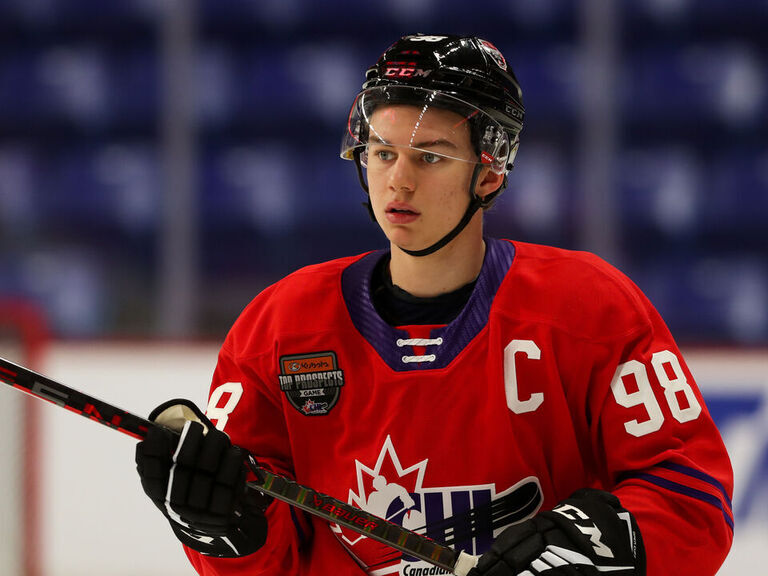 Bedard makes history, wins 3 at CHL Awards | theScore.com