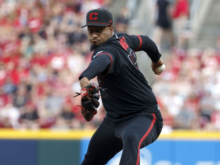 Report: Mets eyeing Reds' Diaz to bolster bullpen | theScore.com