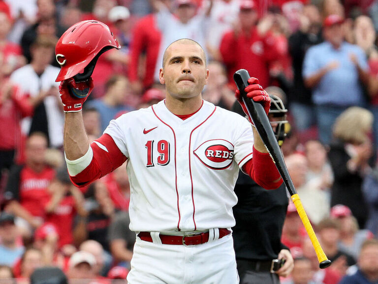 Votto's return helps propel Reds to 9th straight win | theScore.com