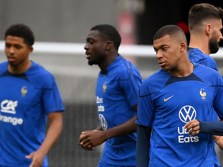 Mbappe leads national team's calls to end violence in France | theScore.com