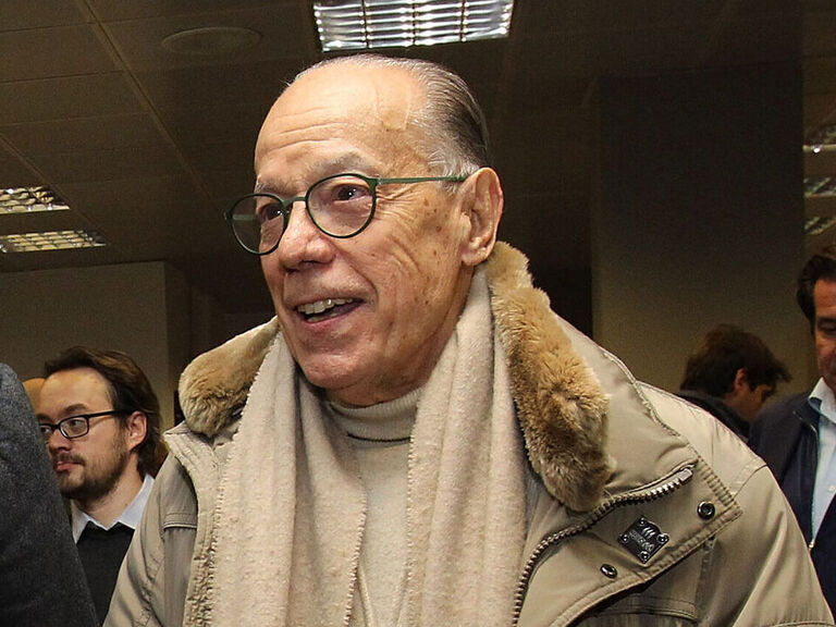 Former Barcelona, Inter Milan star Luis Suarez dies at 88 | theScore.com