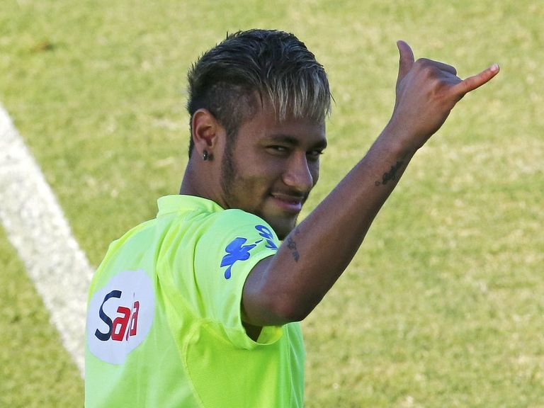 VIDEO: Neymar practices stutter-step penalty kick during training ...
