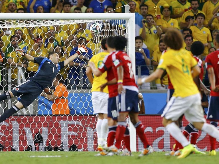 VIDEO: David Luiz scores stunning free kick vs. Colombia | theScore.com