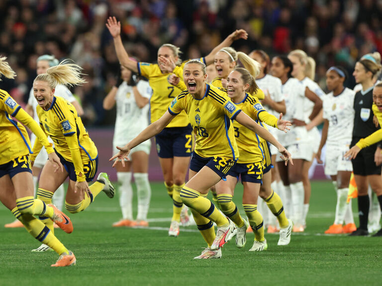 USWNT's quest for World Cup 3-peat ends with dramatic shootout loss to ...