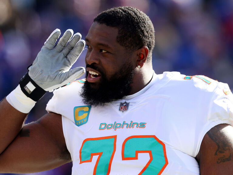 Armstead not worried about AFC East: Dolphins can 'beat anybody ...